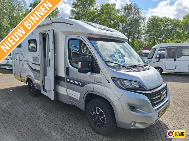 Adria Compact PLUS 600 SL COMPACT 599CM-ZEER NETJES te koop op Campers.nl