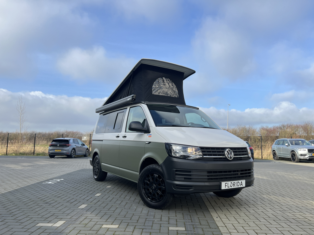 Volkswagen T6 Florida Off-road look uit 2019 te koop op CampersCaravans.nl.