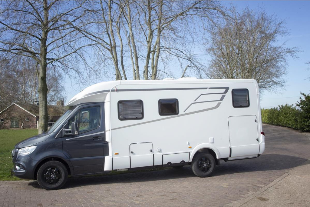 Camper kopen: 4331 Campers te koop op CampersCaravans.nl