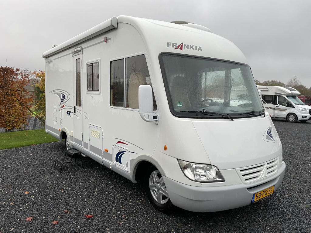 Camper kopen: 4268 Campers te koop op CampersCaravans.nl