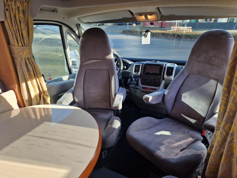 Carthago Chic T47 uit 2007 te koop op CampersCaravans.nl.