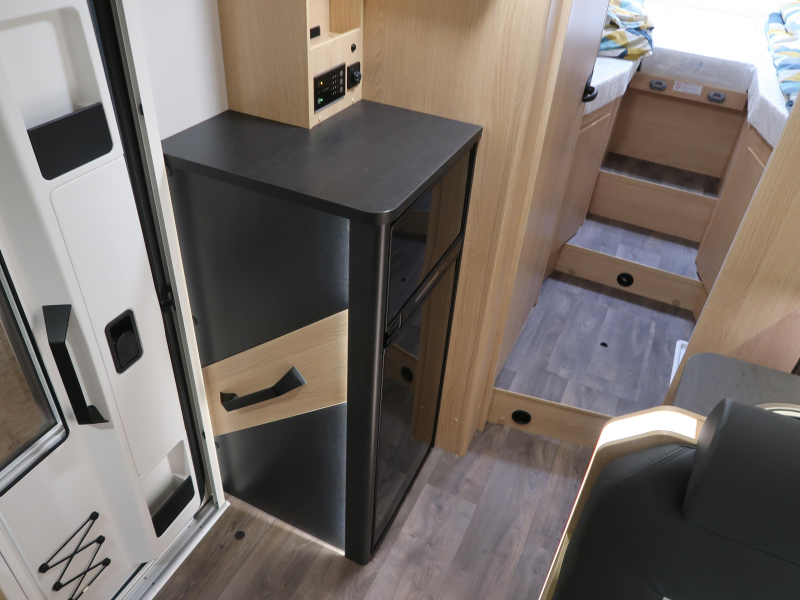 Sunlight Adventure Edition T 680 ENKELE BEDDEN AUTOM te koop op Campers.nl