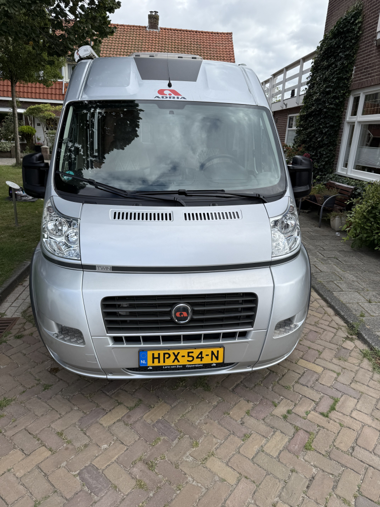 ADRIA TWIN SL uit 2012 te koop op CampersCaravans.nl.