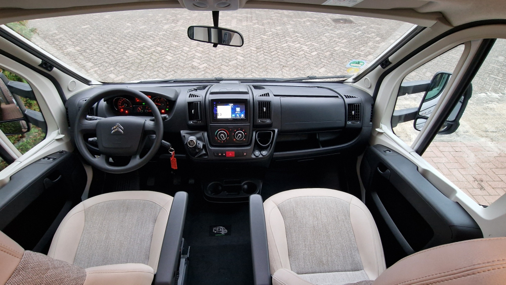 Adria Matrix 650 DC Queensbed, Hefbed, 2x Airco, Luchtvering, Navigatie ...