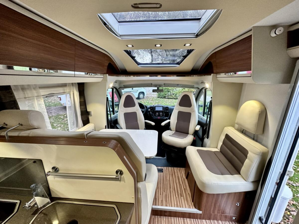 Camper kopen: 4273 Campers te koop op CampersCaravans.nl