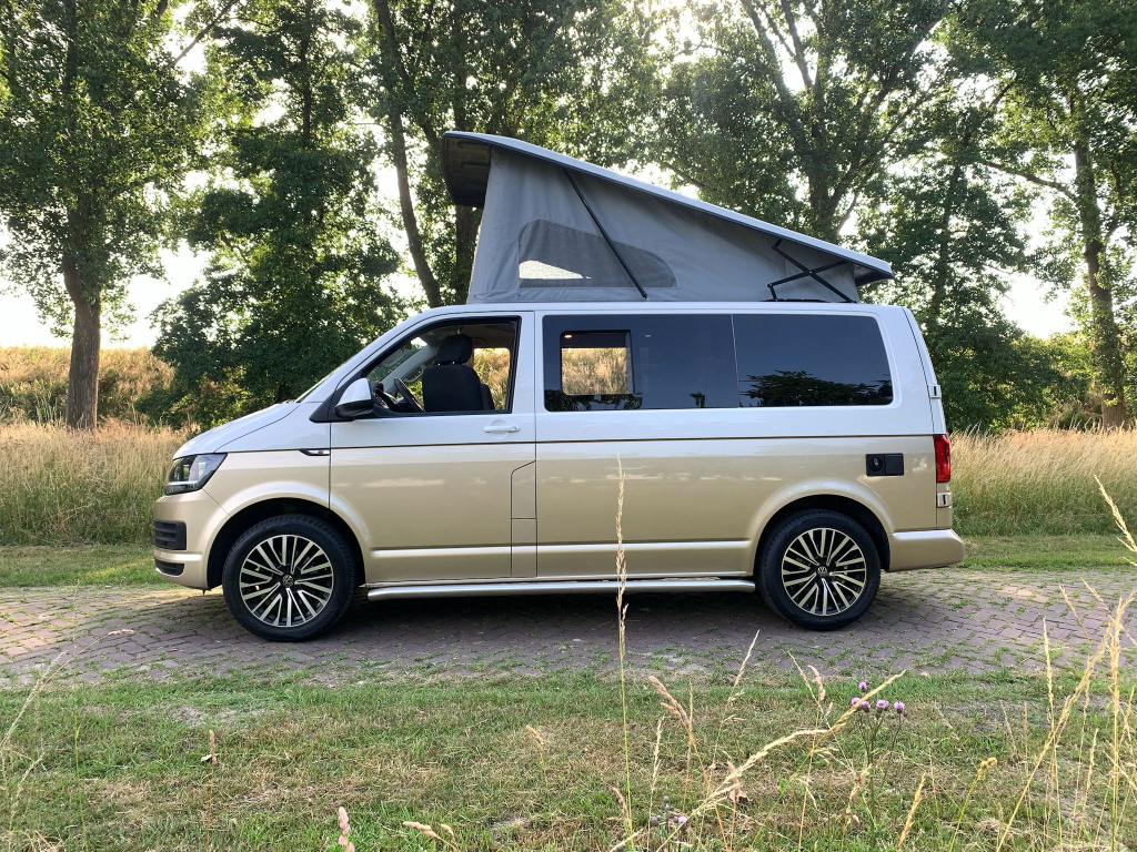Volkswagen Woodpecker Transporter - 4 persoons te koop op Campers.nl